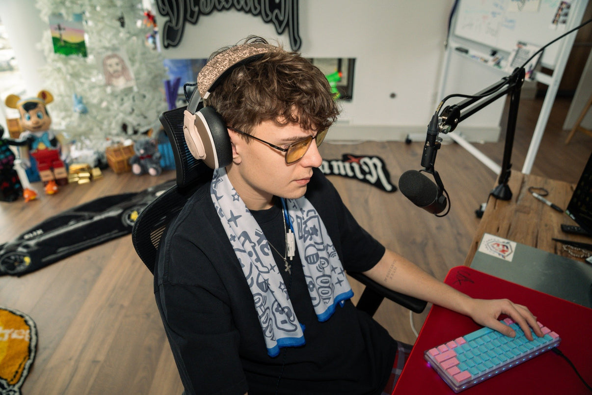 Clix Gaming Hand Towel – DR3AMIN CLOTHING